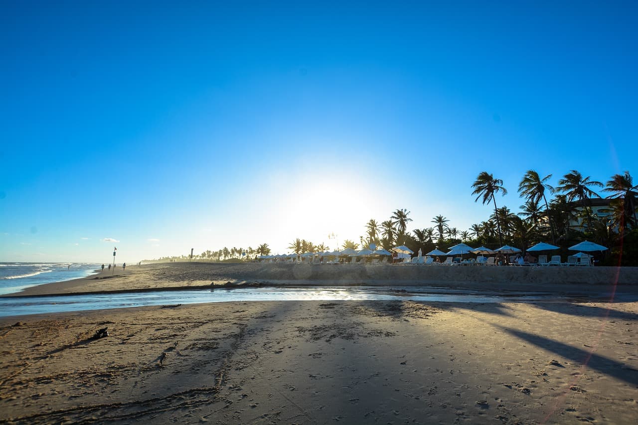 Praias tranquilas e de exclusividade, 6 opções no Brasil