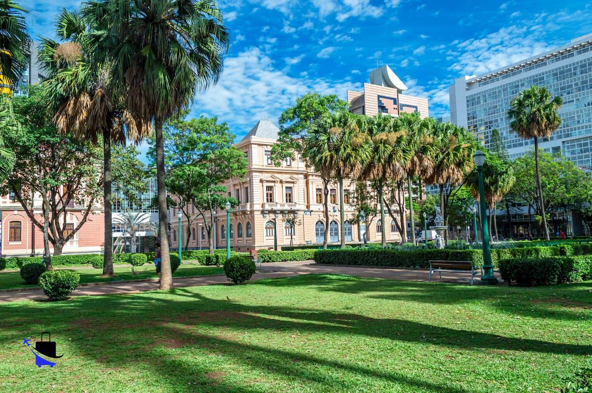 Savassi BH: Um passeio entre cafés arte e História